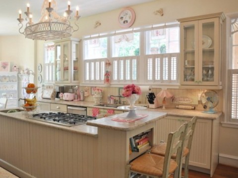 Cocina diseñada con el encanto de una pastelería retro
