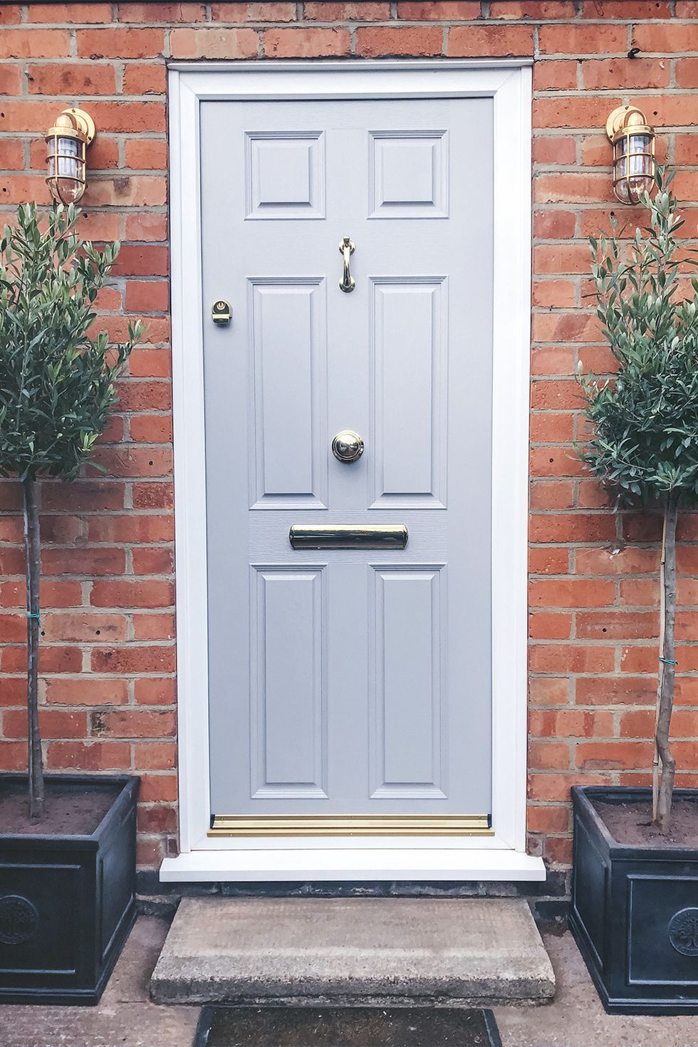 Pinta tu puerta de estos tonos y añádele atractivo a tu hogar